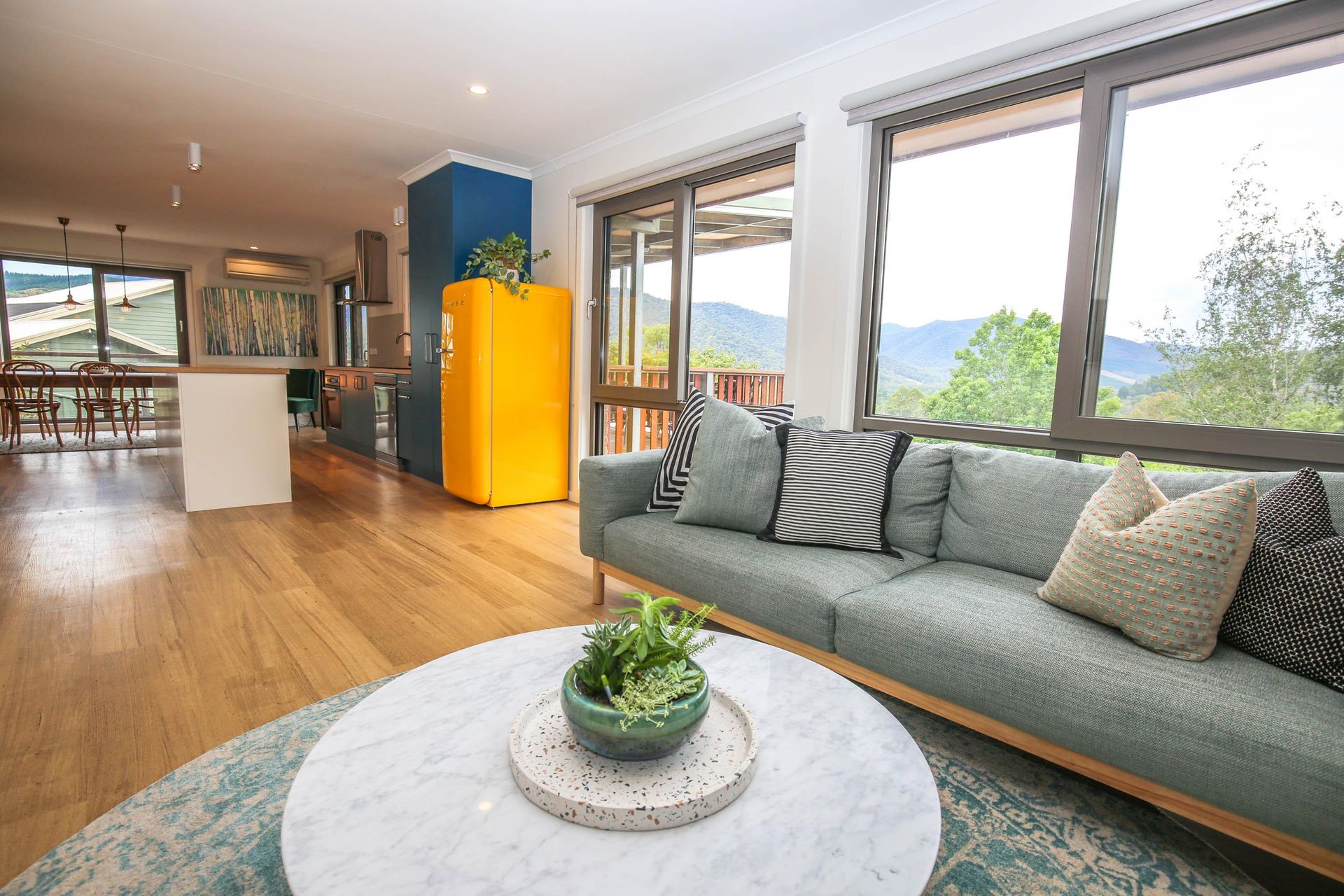 BRIGHT VIEWS - Alpine Valley Getaways